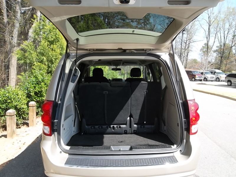 Lowered Floor Minivans 008 - Stalls Medical / Adaptive Vans, Inc.