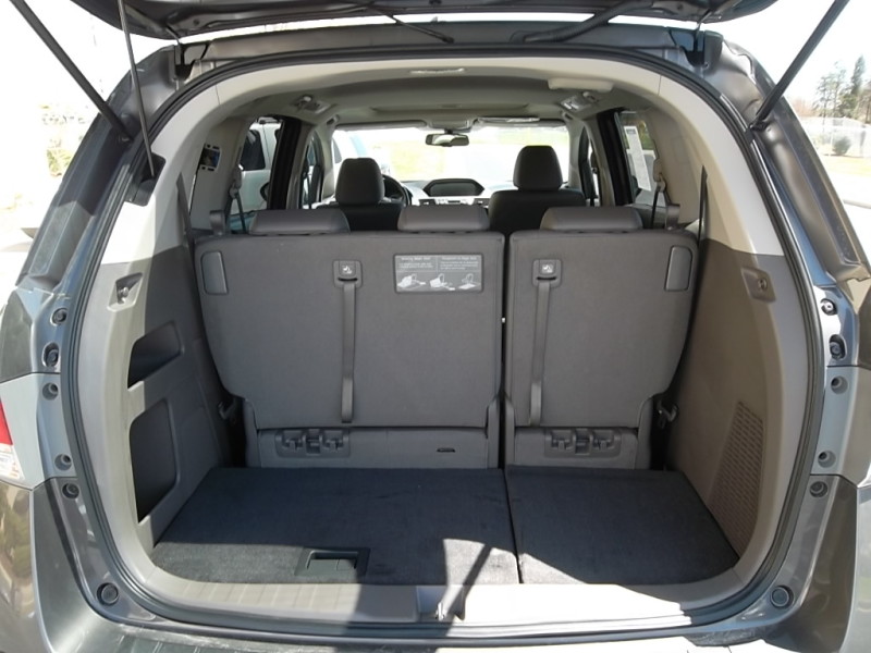 Lowered Floor Minivan 013 - Stalls Medical / Adaptive Vans, Inc.